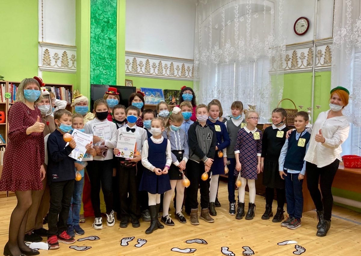 Центральная детская библиотека им. П.П. Бажова на Стахановской улице в ...